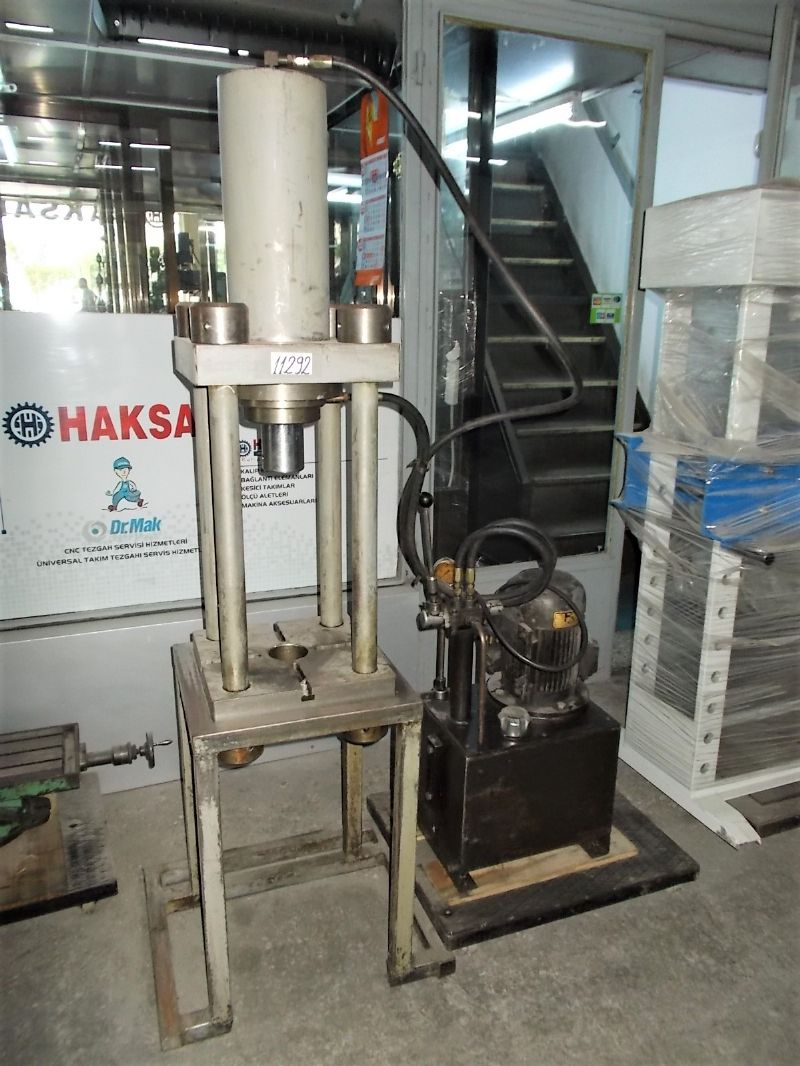 4 Kolonlu Özel Yapım Motorlu Hidrolik Pres | Makina Marketiniz